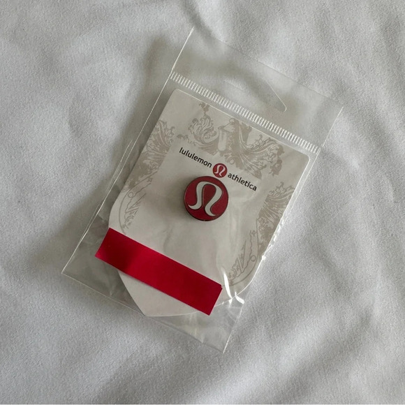 lululemon athletica | Accessories | Rare 20 Lululemon Logo Pin Olympics ...